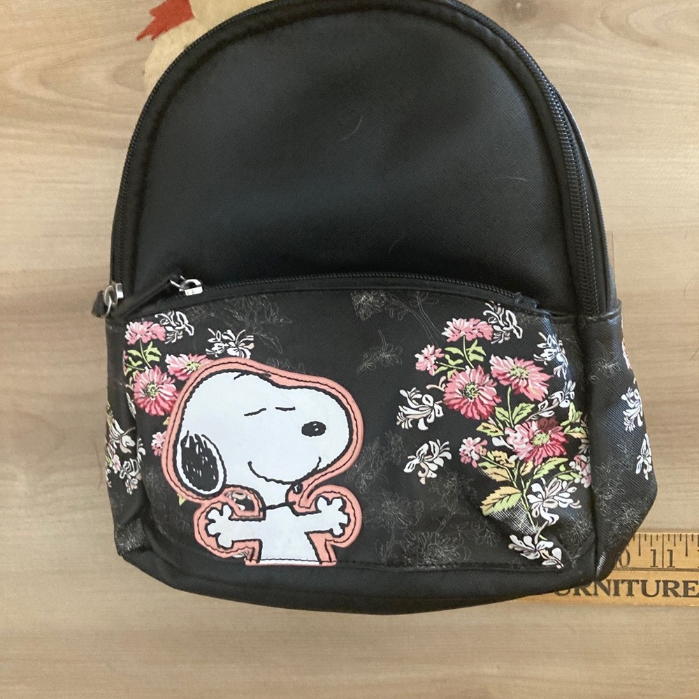 PEANUTS Snoopy Backpack By Concept One NWT - Gem